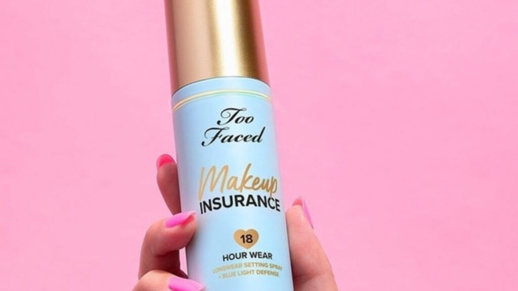 Conheça o Makeup Insurance, novo spray fixador da Too Faced
