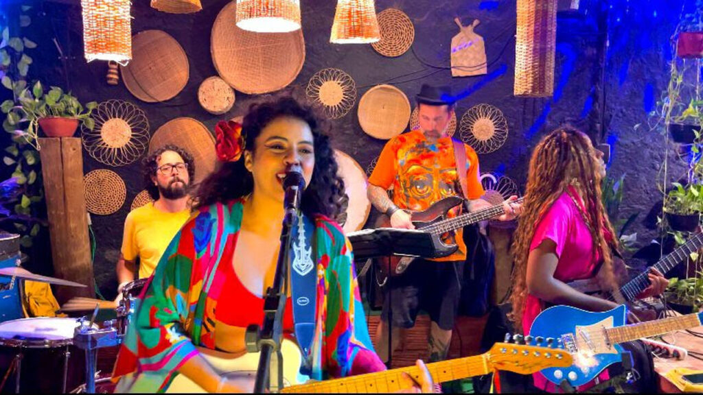 Com show ‘Gal pra dançar’, Andrezza traz energia musical para o Entre ...