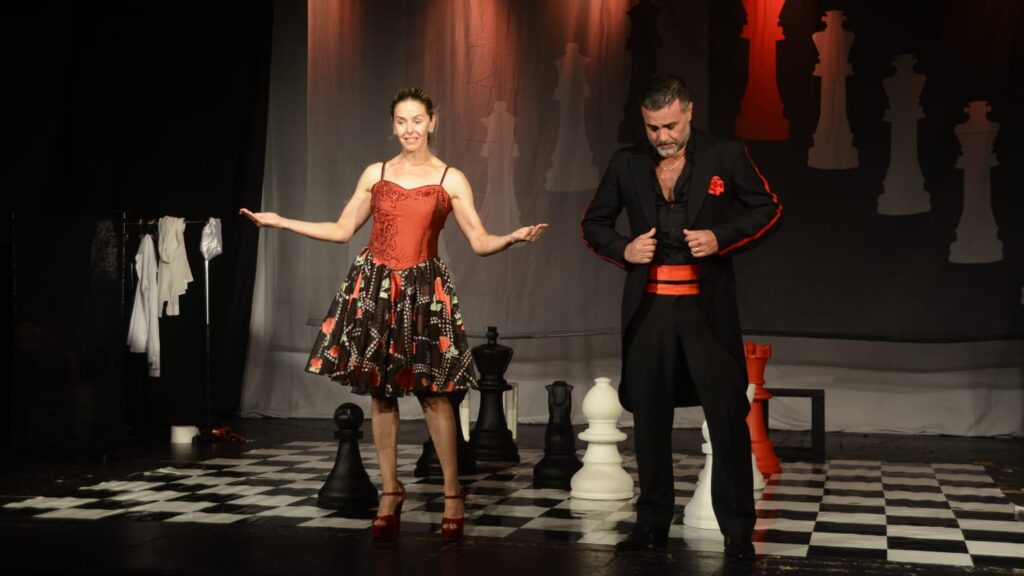 Rodrigo Phavanello e Bianca Rinaldi apresentam comédia “Casa, Comida e ...